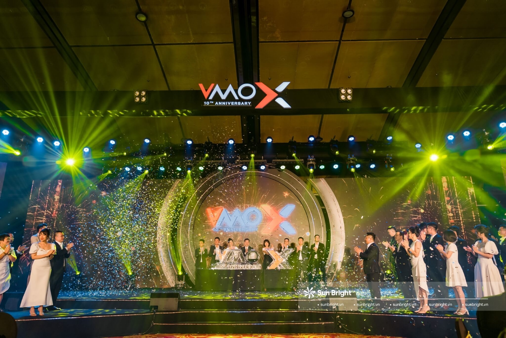 LỄ KỶ NIỆM 10 NĂM THÀNH LẬP CÔNG TY CỔ PHẦN CÔNG NGHỆ VMO HOLDINGS - Sun Bright